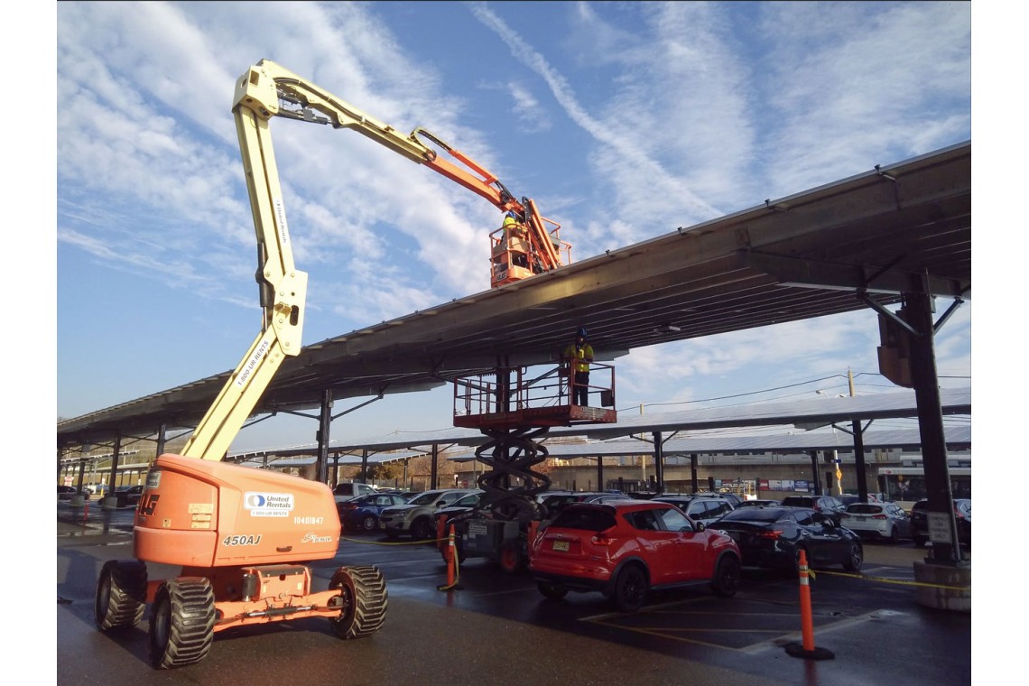 Joiner falls from unsafe Mobile Elevating Work Platform (MEWP)