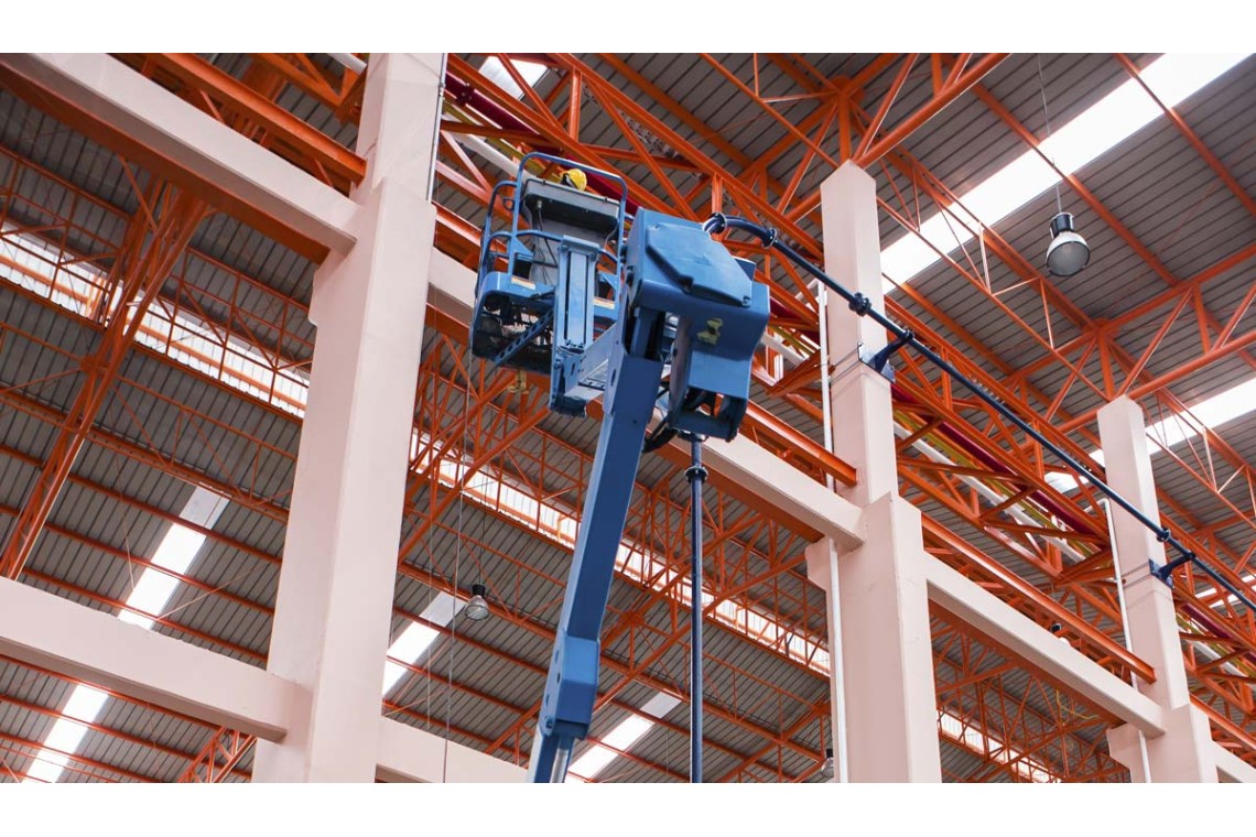 Banksman loses leg in MEWP accident